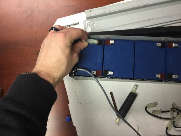 APC RBC44 Battery Cartridge Battery Replacement - iFixit Repair Guide