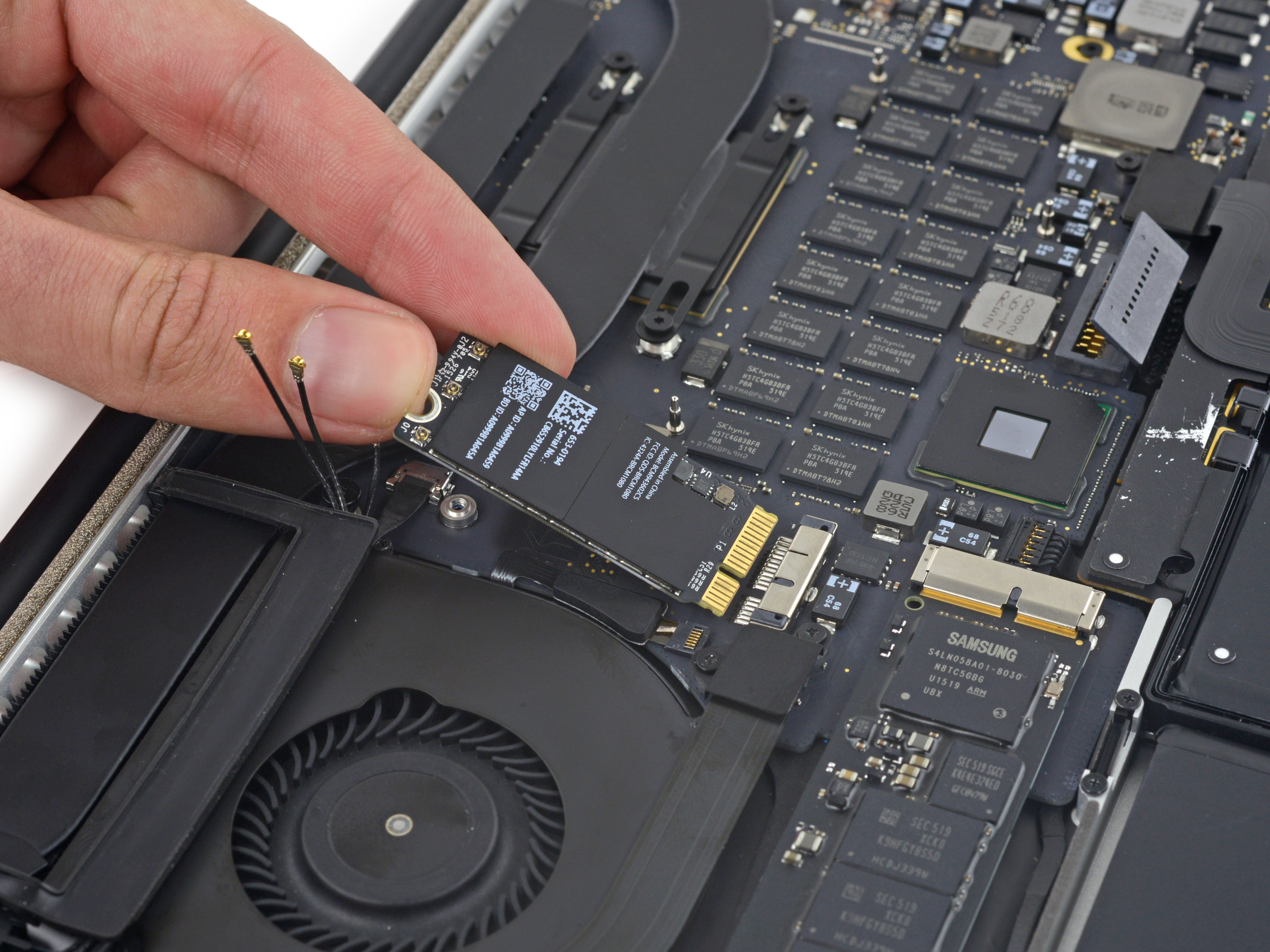 MacBook Pro 15" Retina Display Mid 2015 AirPort Board Replacement ...