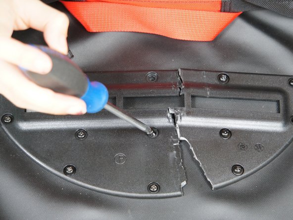 Timbuk2 Pannier Whole Clip Bracket Replacement - iFixit Repair Guide