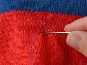 How to Darn a Hole in a Knitted Garment - iFixit