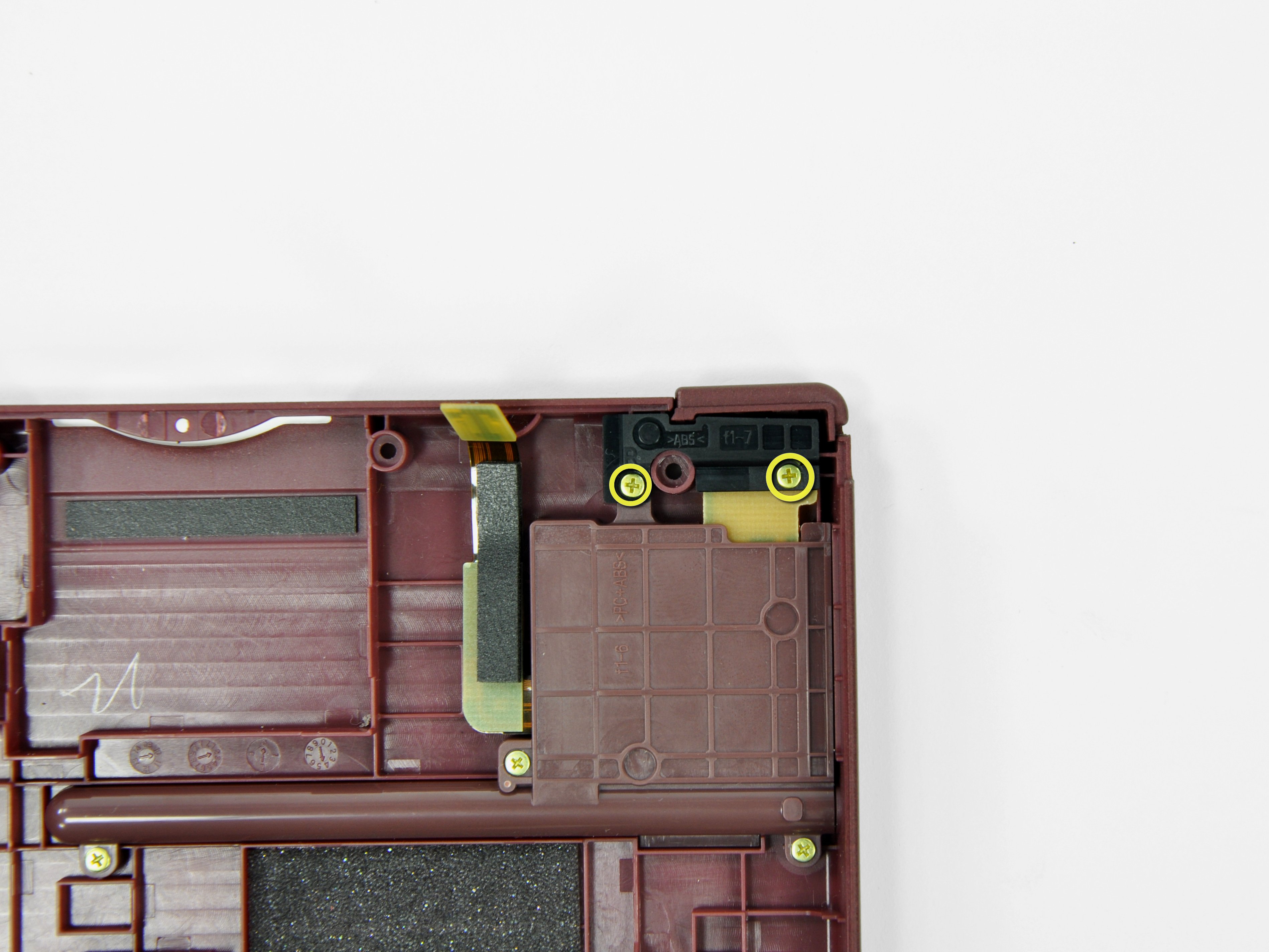 Nintendo DSi XL Right Shoulder Button Replacement - iFixit Repair Guide