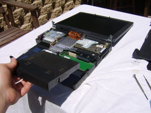 Disassembling the Compaq Armada 7800 - iFixit Repair Guide