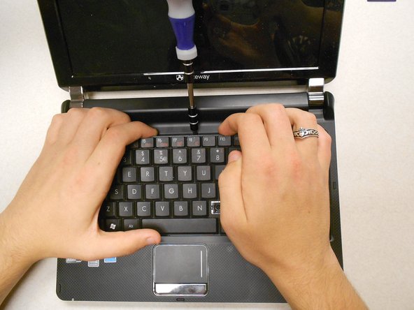 Gateway KAV60 LT2016U WiFi Card Replacement - iFixit