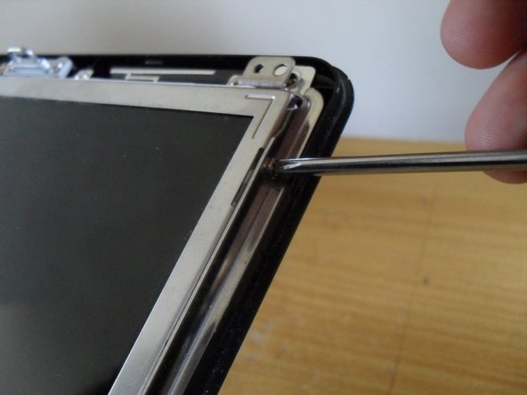 Compaq Presario v2000 Display Panel Replacement - iFixit