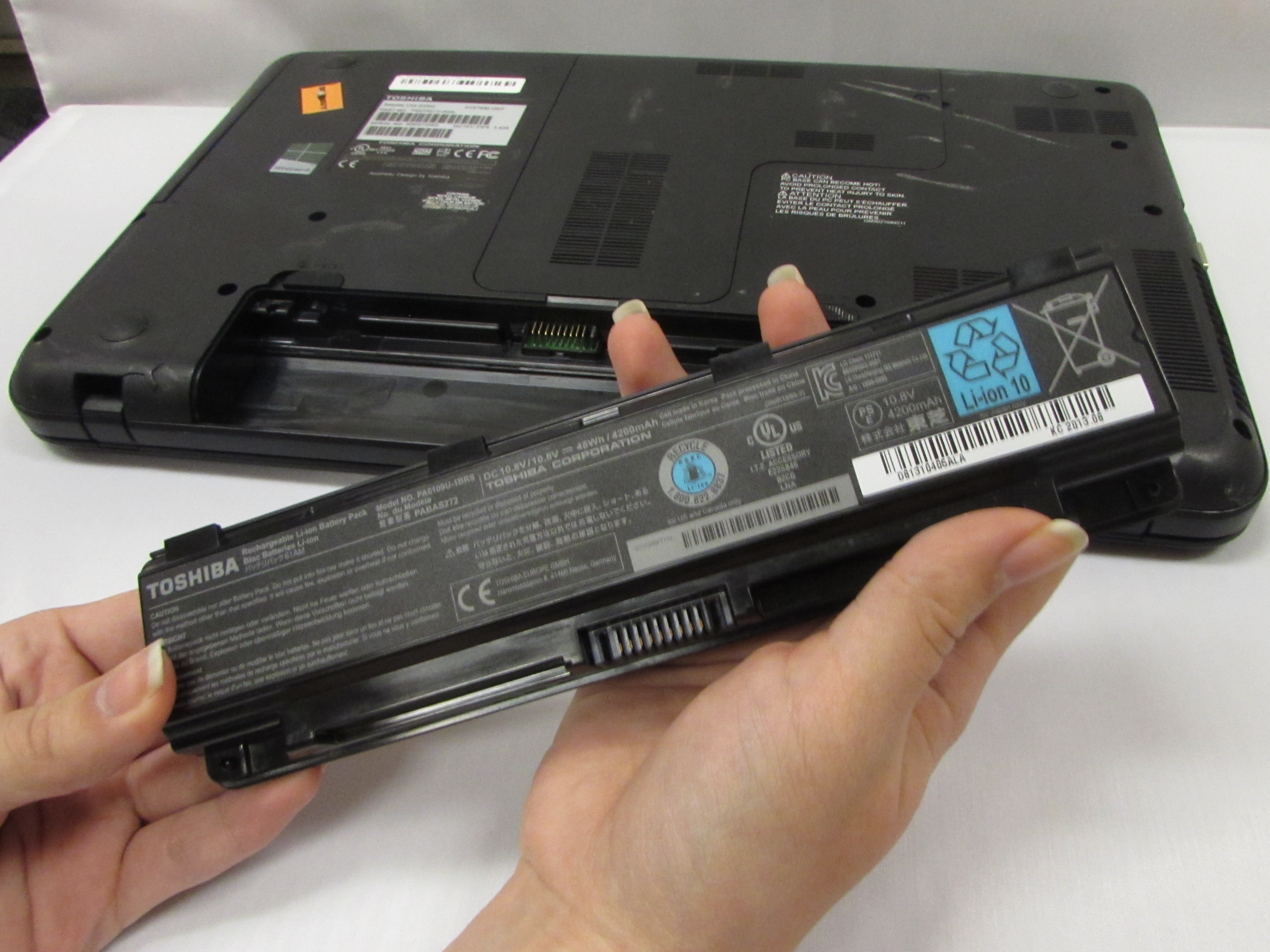Toshiba Satellite C55-A5302 Battery Replacement - iFixit Repair Guide
