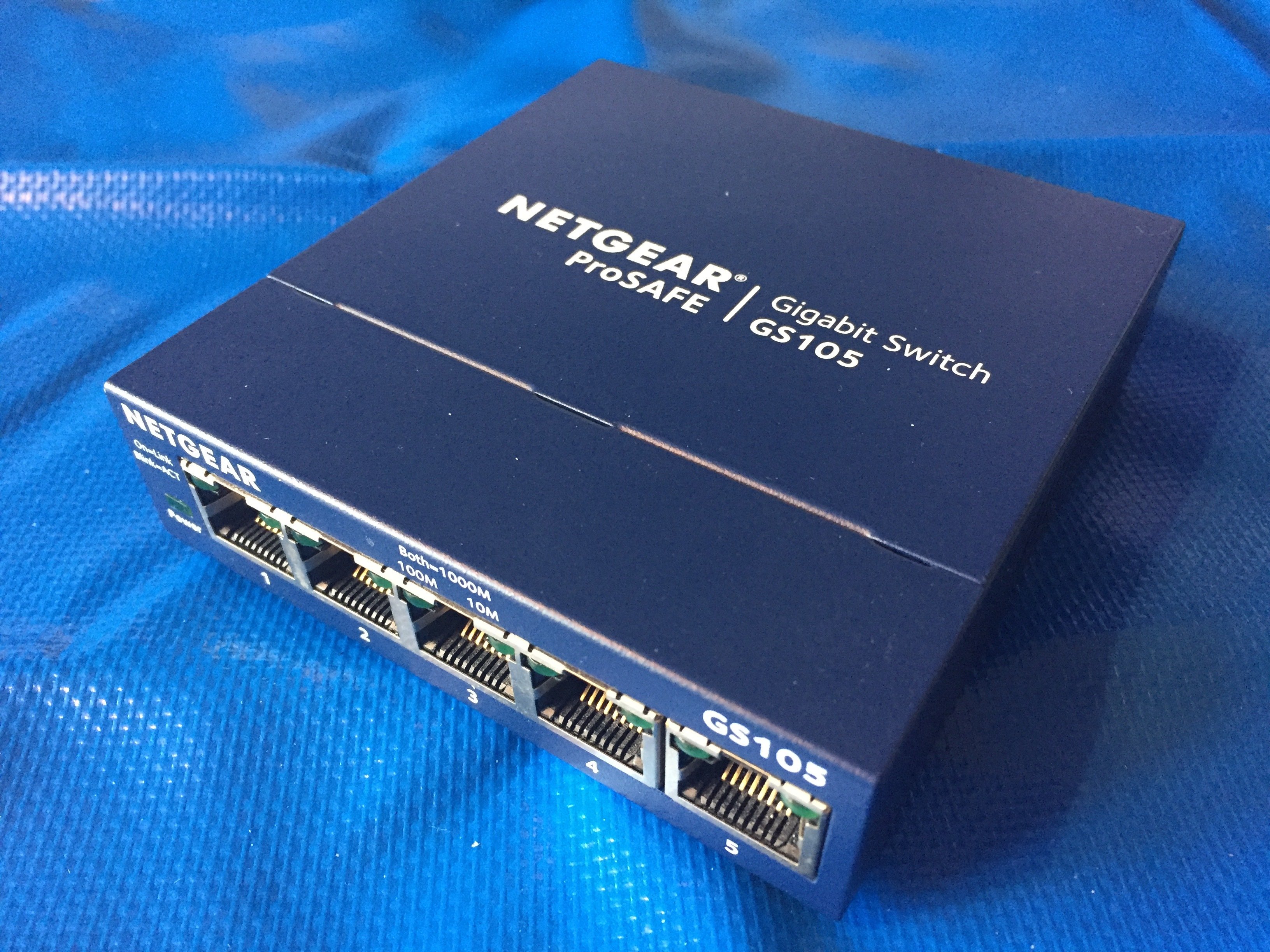 Netgear ProSAFE GS105 Gigabit Switch Disassembly - iFixit Repair Guide