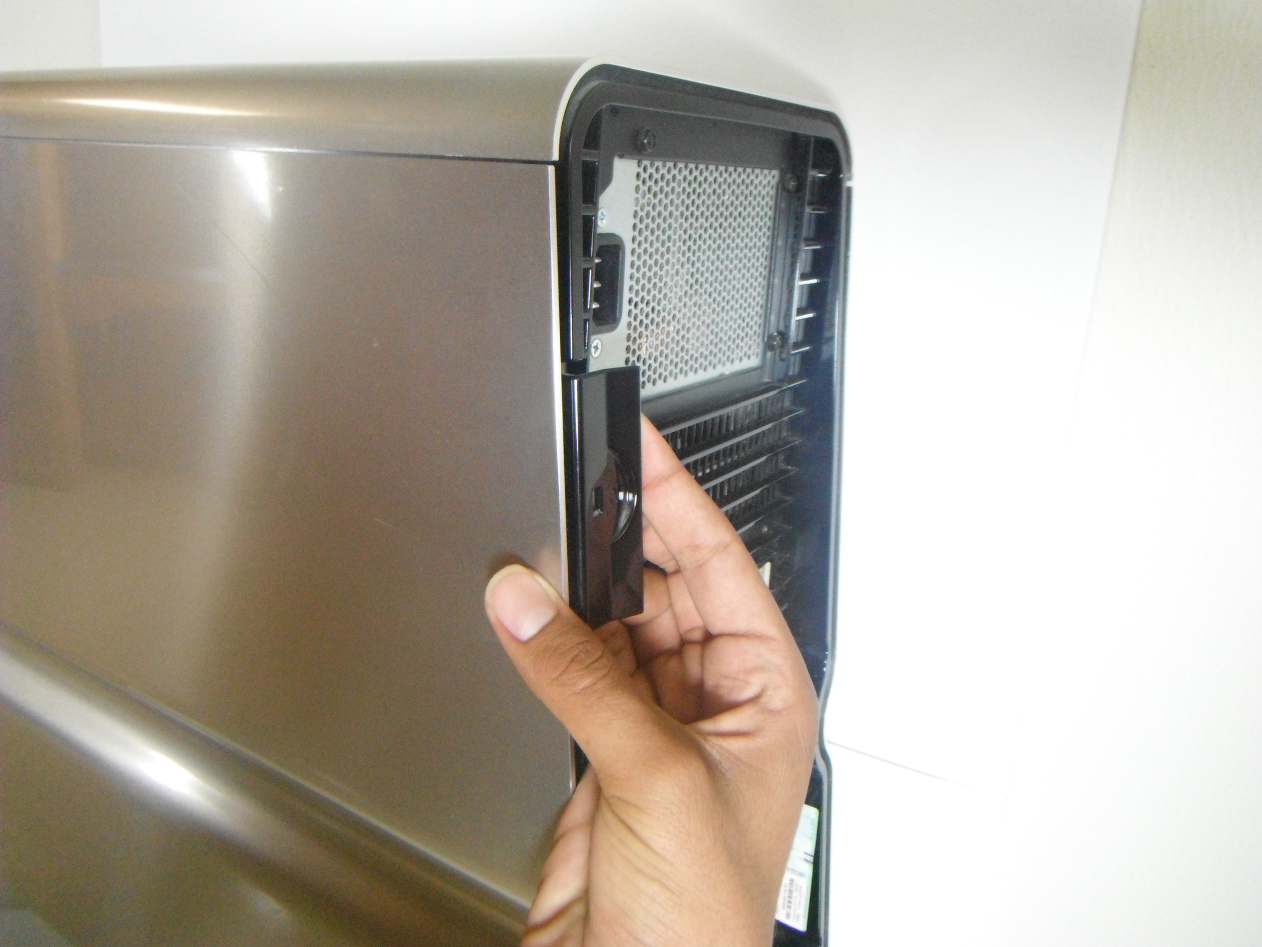 Removing Dell XPS 720 H2C Cover Panel - iFixit Repair Guide