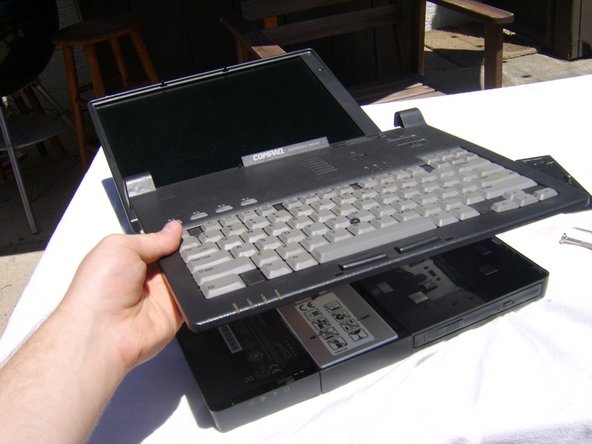 Disassembling the Compaq Armada 7800 - iFixit Repair Guide
