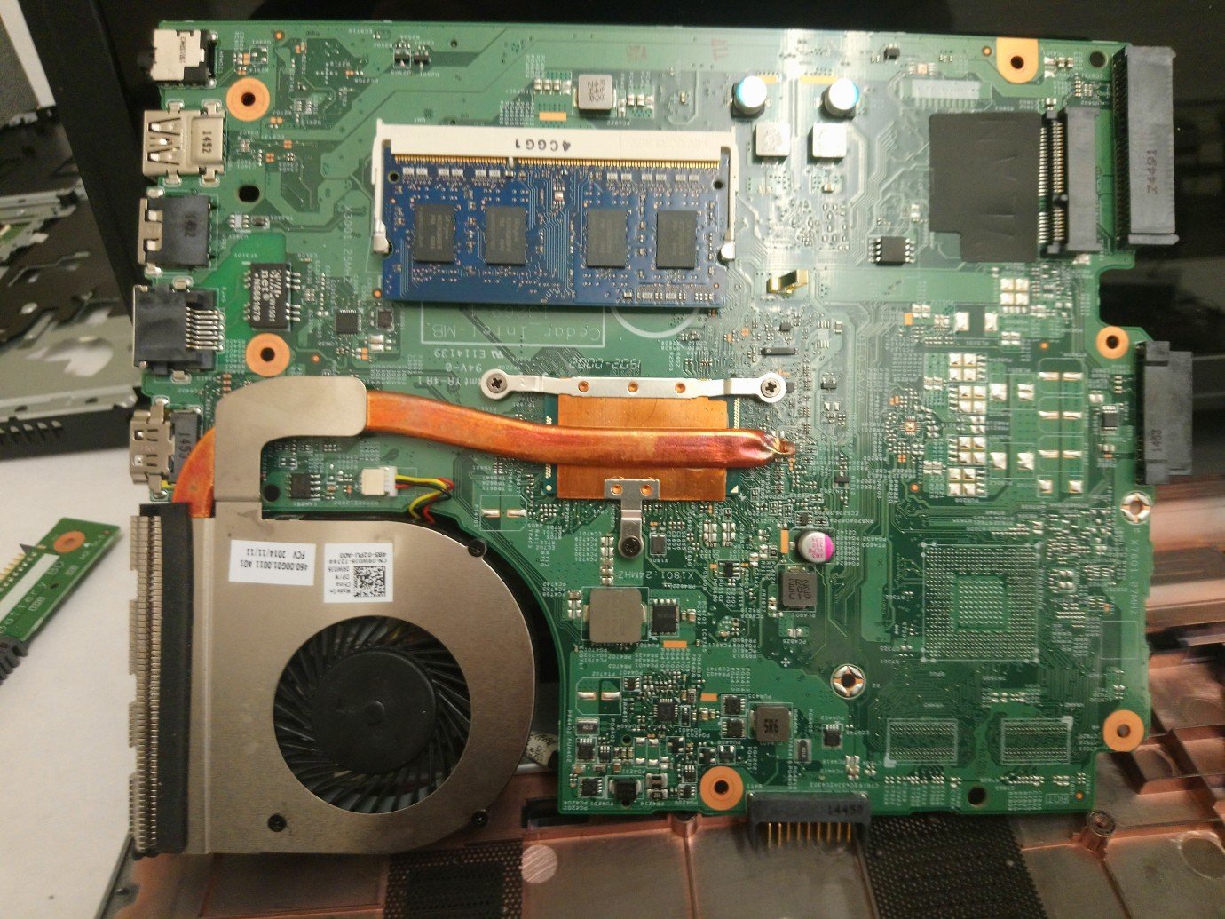 Dell Inspiron 17-5749 System Board Replacement - iFixit Repair Guide