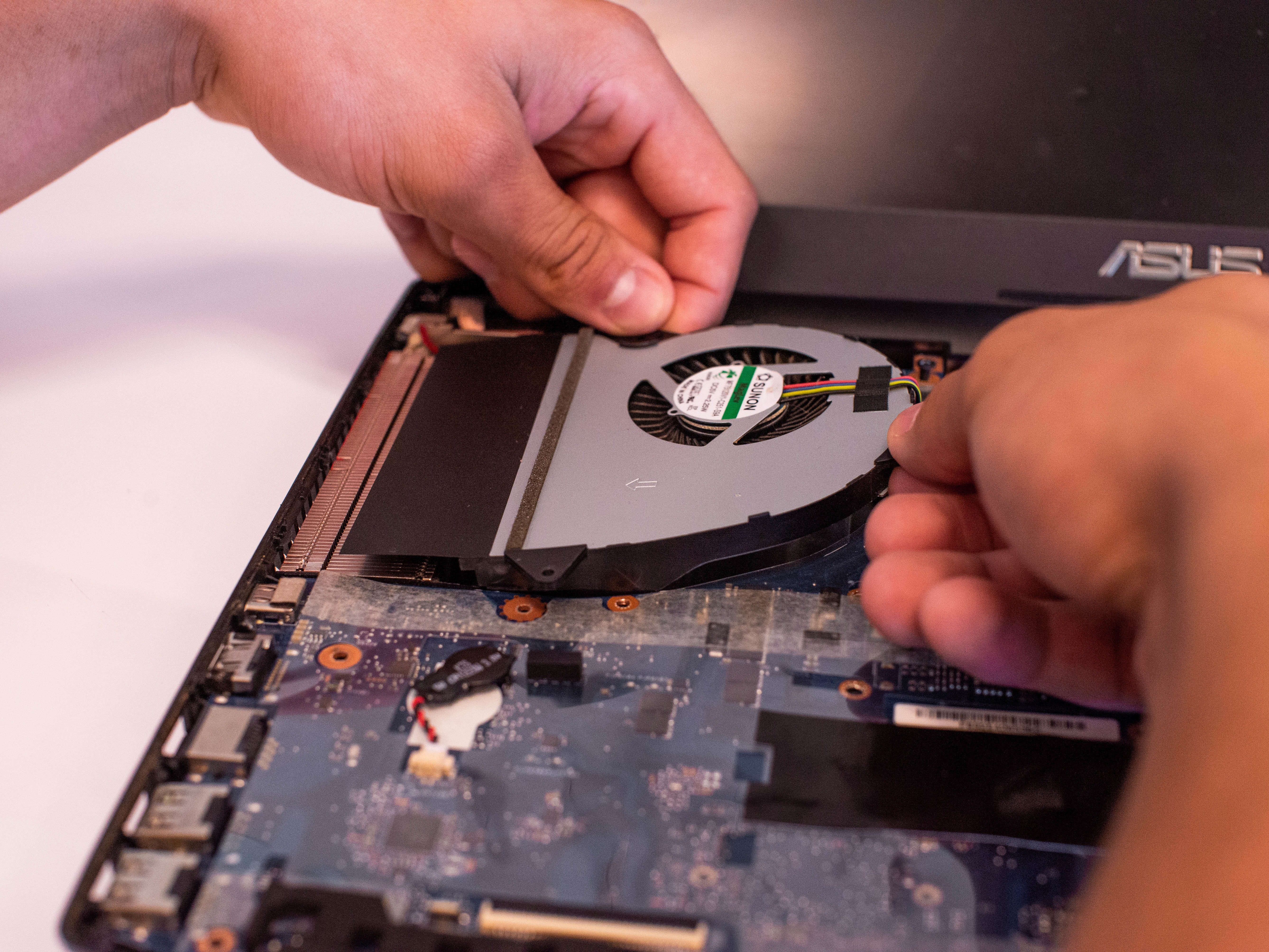 Asus ROG ZX50VW-BH17N10 Fan Replacement - iFixit Repair Guide