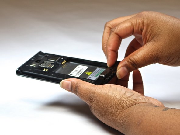 LG Optimus L7 P705 SIM Card Slot Replacement - iFixit Repair Guide