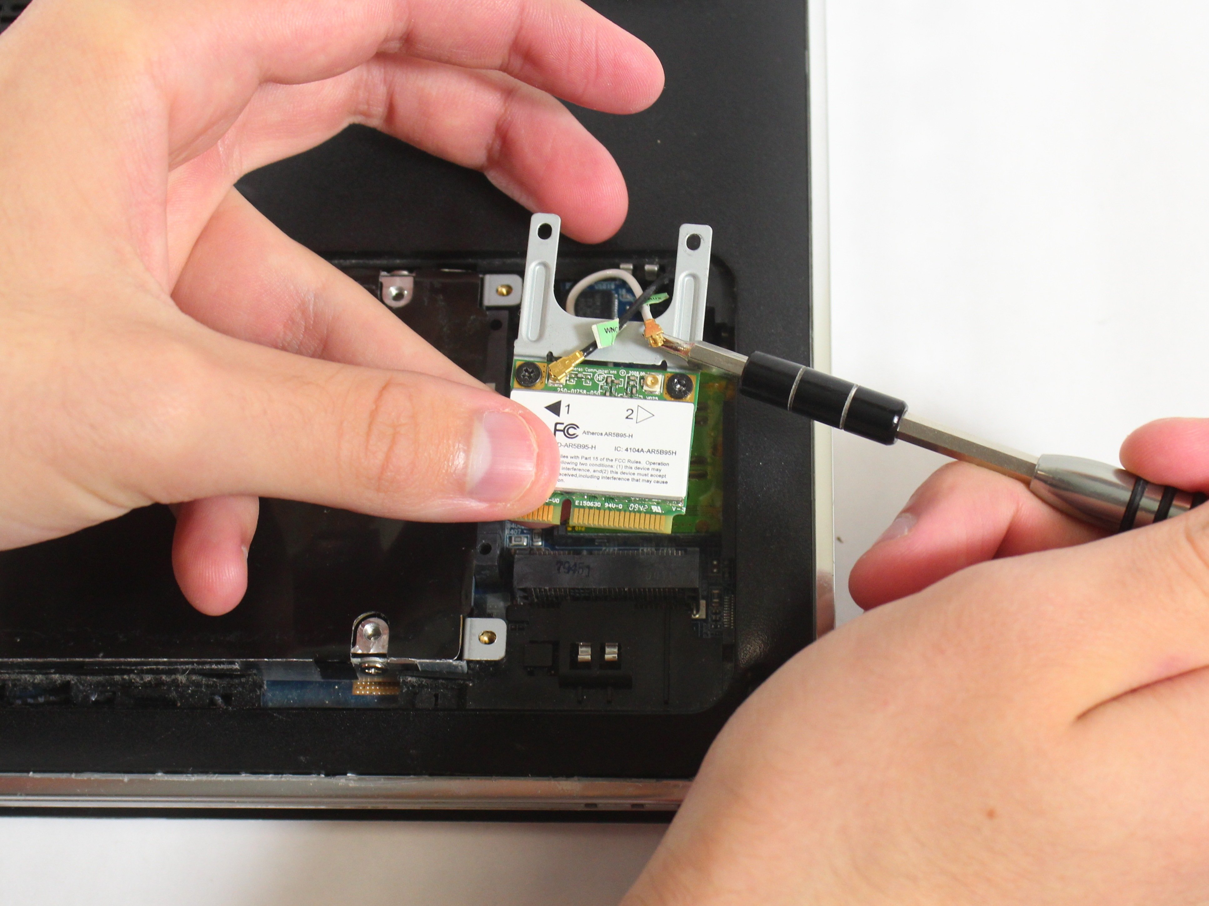 HP Pavilion dv4-2045dx Wi-fi Adapter/card Replacement - iFixit Repair Guide