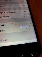 iPhone 7 screen has a white dot. A place on the display is very bright ...
