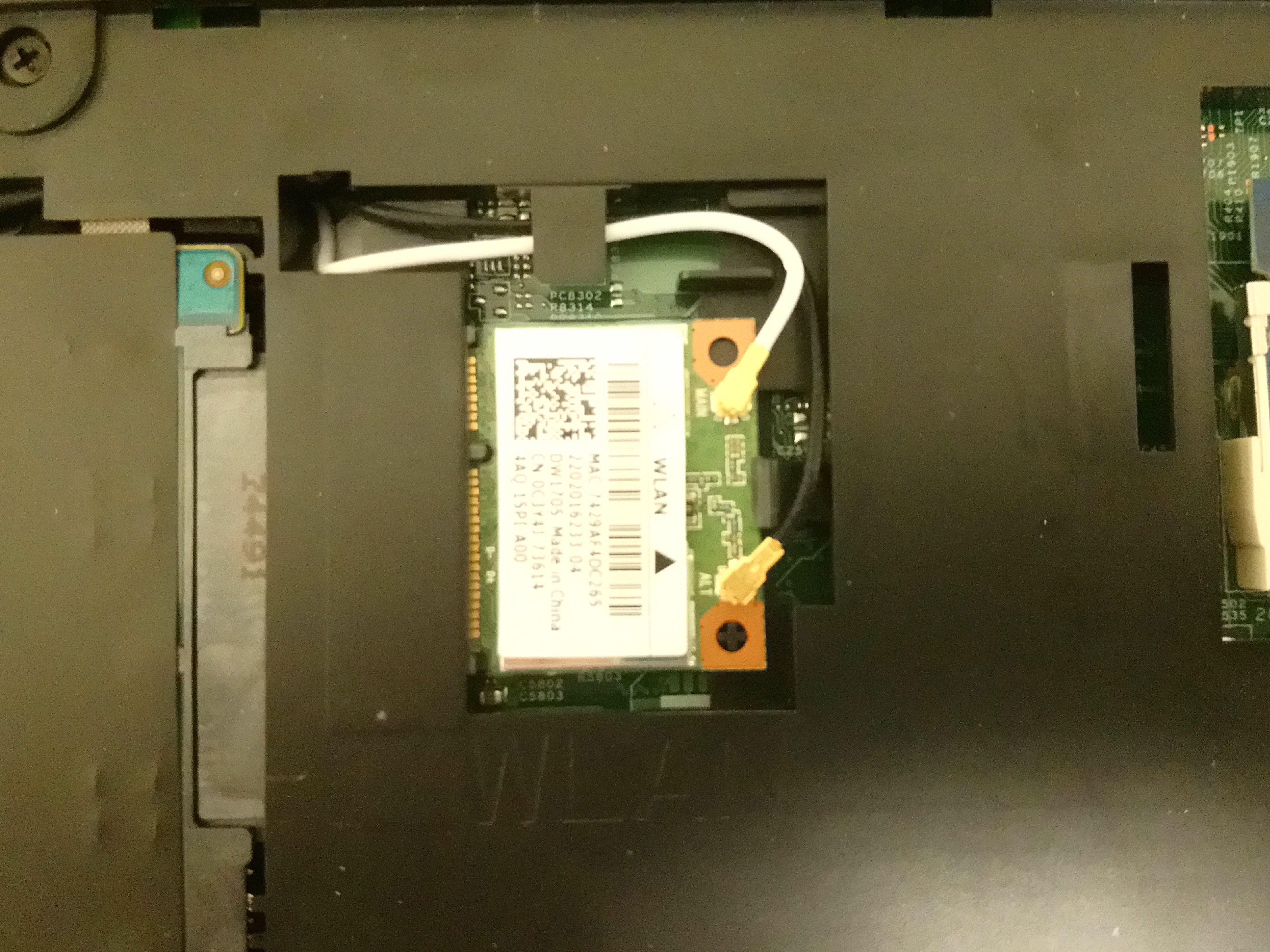 Dell Inspiron 17-5749 Wireless Card Replacement - iFixit Repair Guide