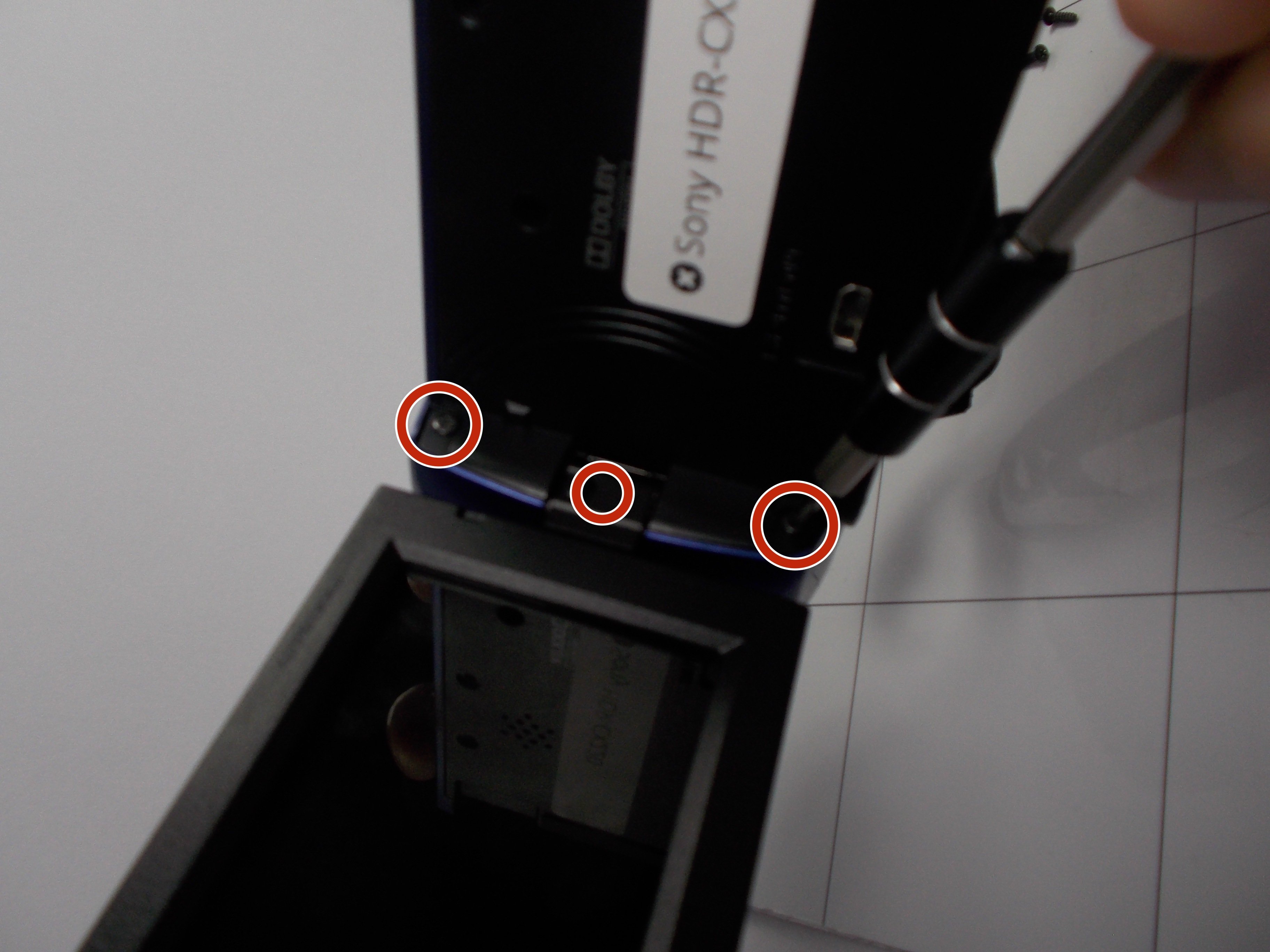 Sony Handycam HDR­-CX220 Display Screen Replacement - iFixit Repair Guide