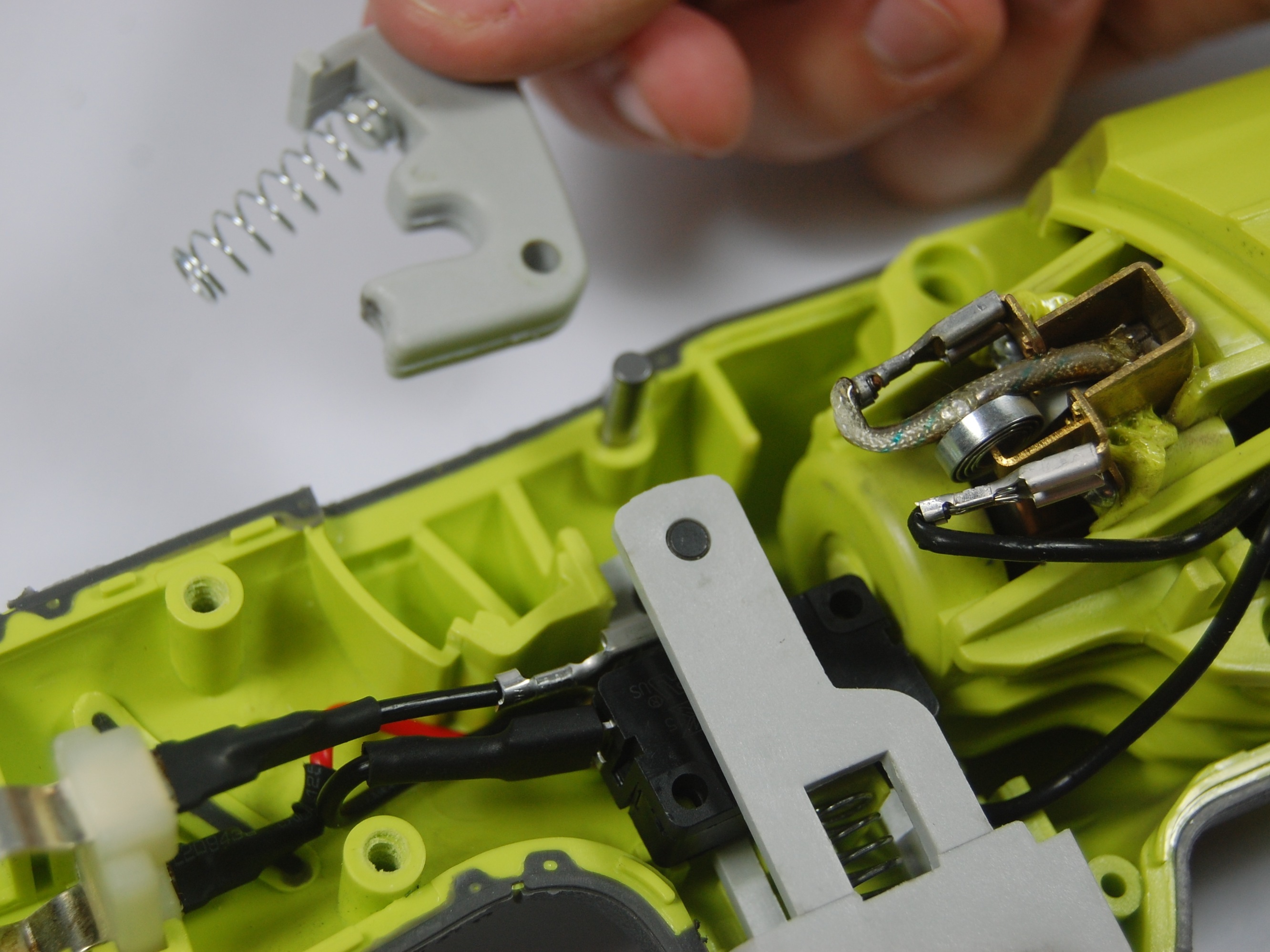 RYOBI P422 Safety Trigger Spring Replacement - iFixit Repair Guide