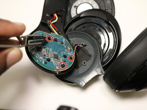 Beats Studio 2.0 Wireless Left Interior Side Panel Replacement - iFixit