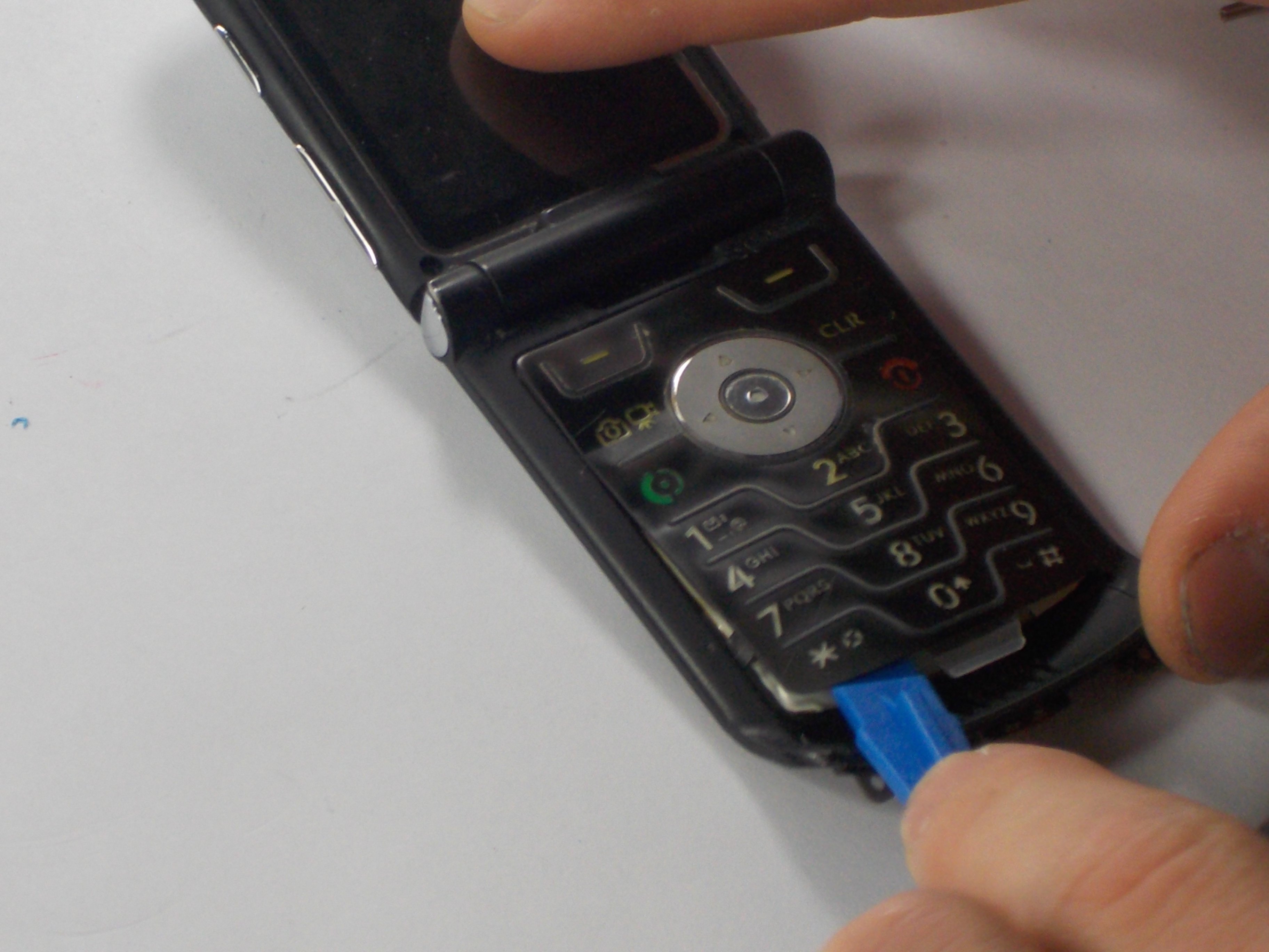 Motorola Razr V3m Keypad Cover Replacement - iFixit Repair Guide