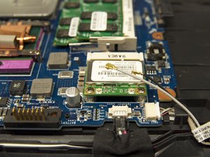 Reparación de Sony Vaio PCG-7184L (VGN-NW240F) - iFixit