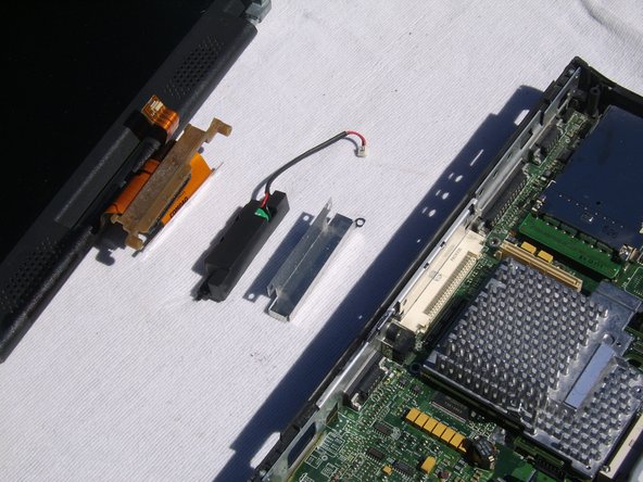 Disassembling the Compaq Armada 7800 - iFixit Repair Guide