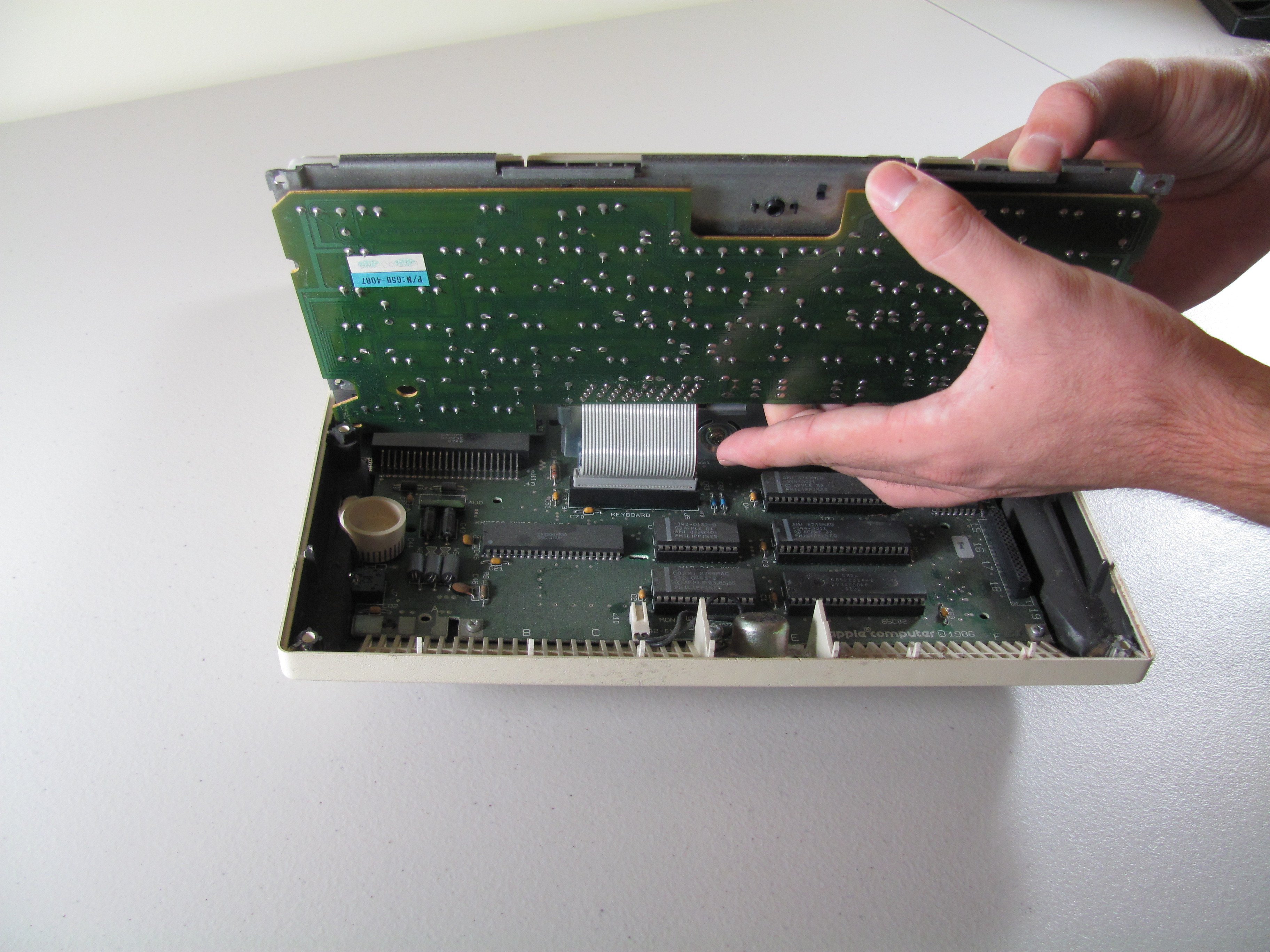 Apple IIc Keyboard Replacement - iFixit Repair Guide