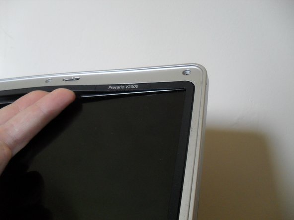 Compaq Presario v2000 Display Panel Replacement - iFixit