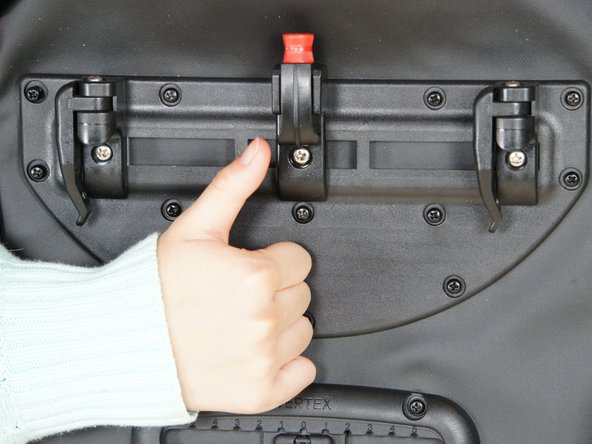 Timbuk2 Pannier Whole Clip Bracket Replacement - iFixit Repair Guide