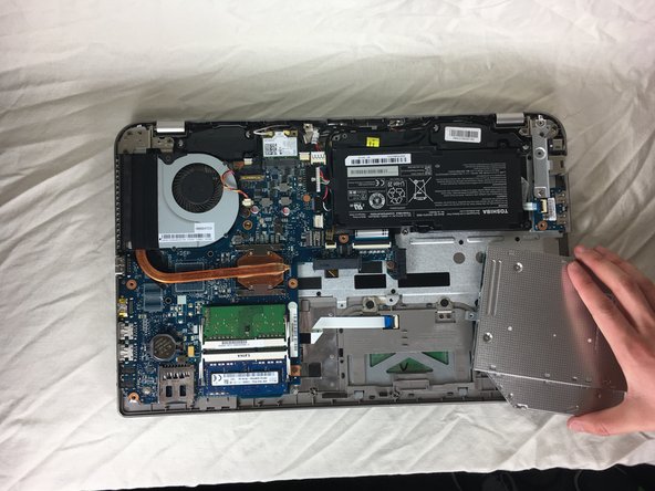 Toshiba Satellite P55-A5312 CD Drive Replacement - iFixit Repair Guide