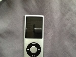 Big spot on screen and backlight broken - iPod Nano 4th Generation - iFixit