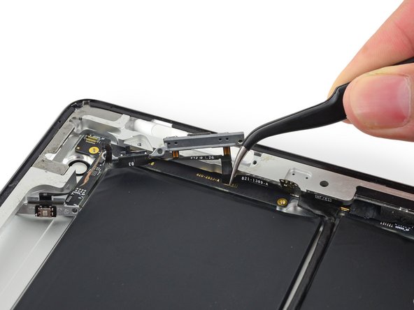 iPad 2 Wi-Fi EMC 2415 Volume and Power Button Cable Replacement - iFixit