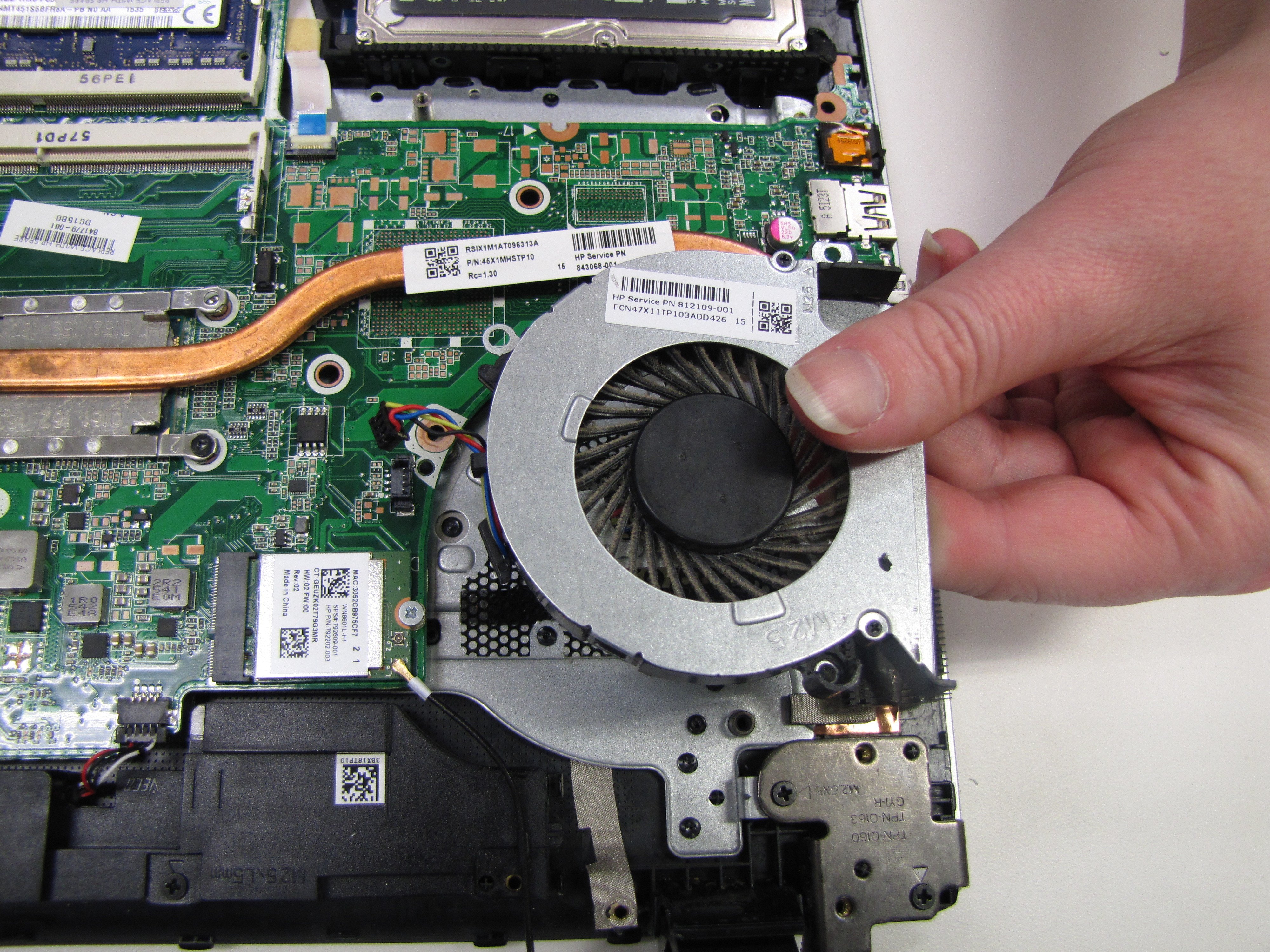 HP Pavilion 17-g119dx Fan Replacement - iFixit Repair Guide