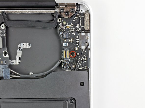 MacBook Air 13" Late 2010 Logic Board Replacement - iFixit