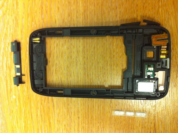 Disassembling Nokia E72 - iFixit