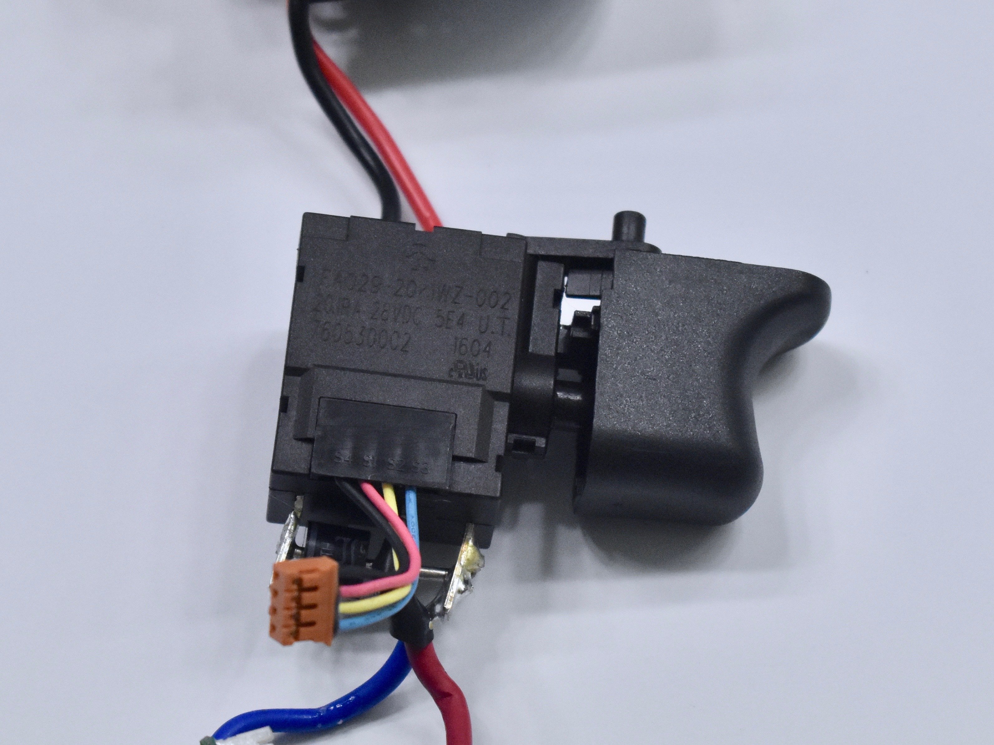 Milwaukee M18 2606-20 Trigger Replacement - iFixit Repair Guide