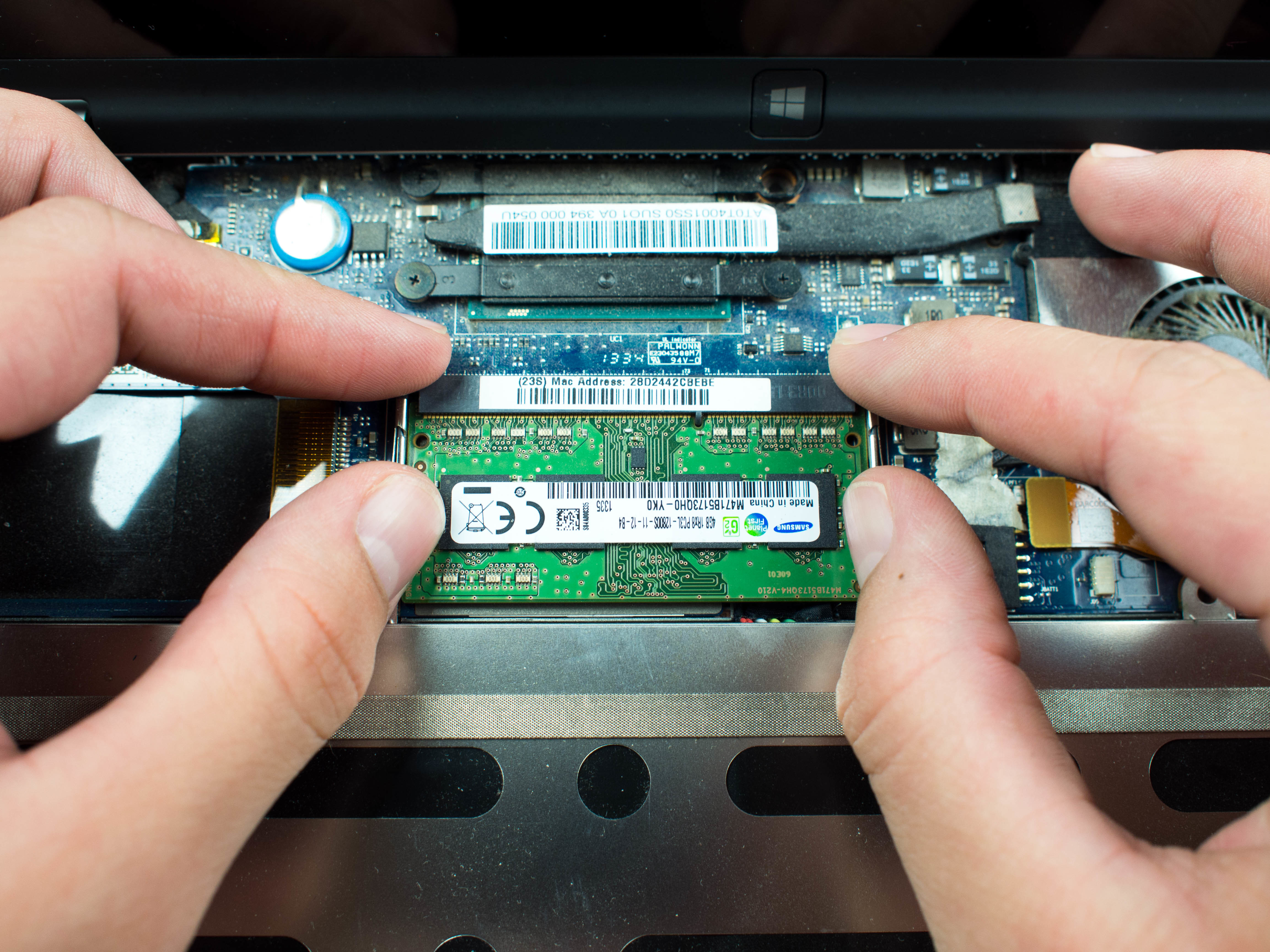Lenovo IdeaPad Yoga 11S RAM Replacement - iFixit