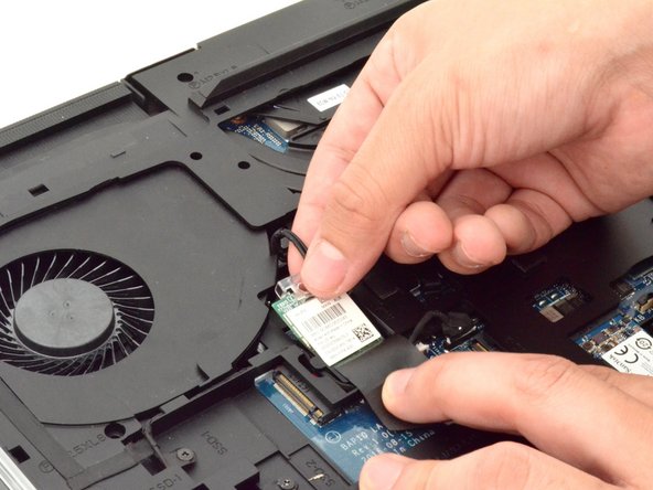 Alienware 17 R4 Battery Replacement - iFixit