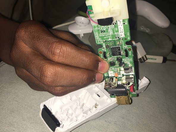 Nintendo Wii Remote & Wii Nunchuk Accessory Disassembly/Reassembly ...