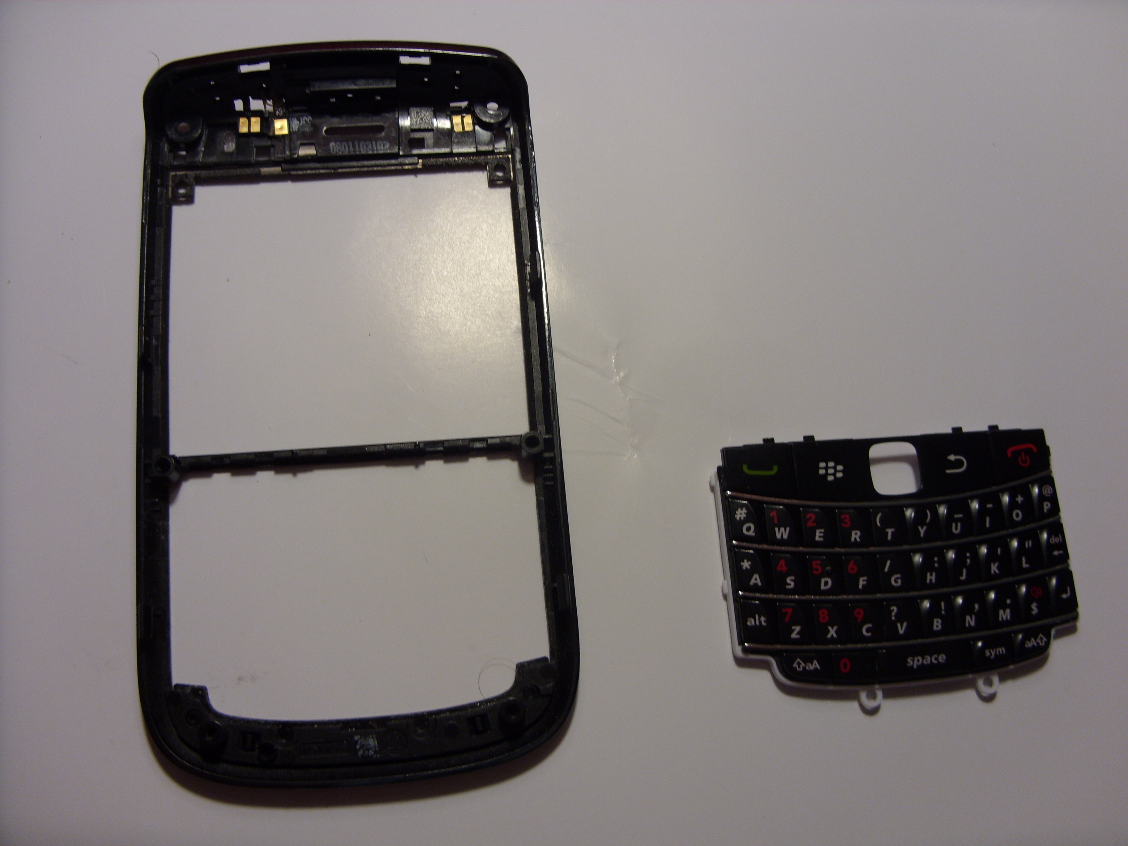 Blackberry Bold 9650 Keypad Replacement - iFixit Repair Guide
