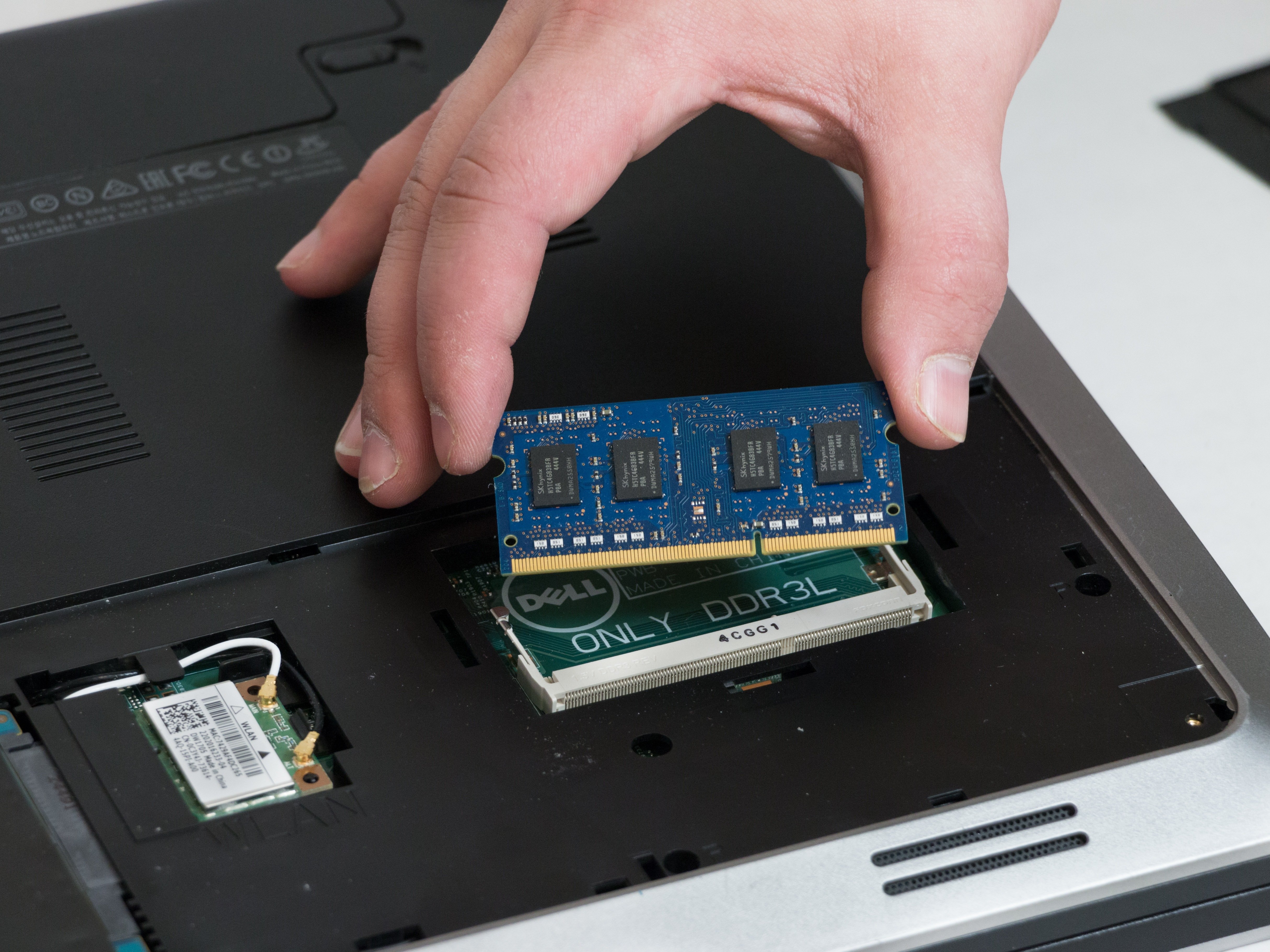 Dell Inspiron 17-5748 RAM Replacement - iFixit Repair Guide