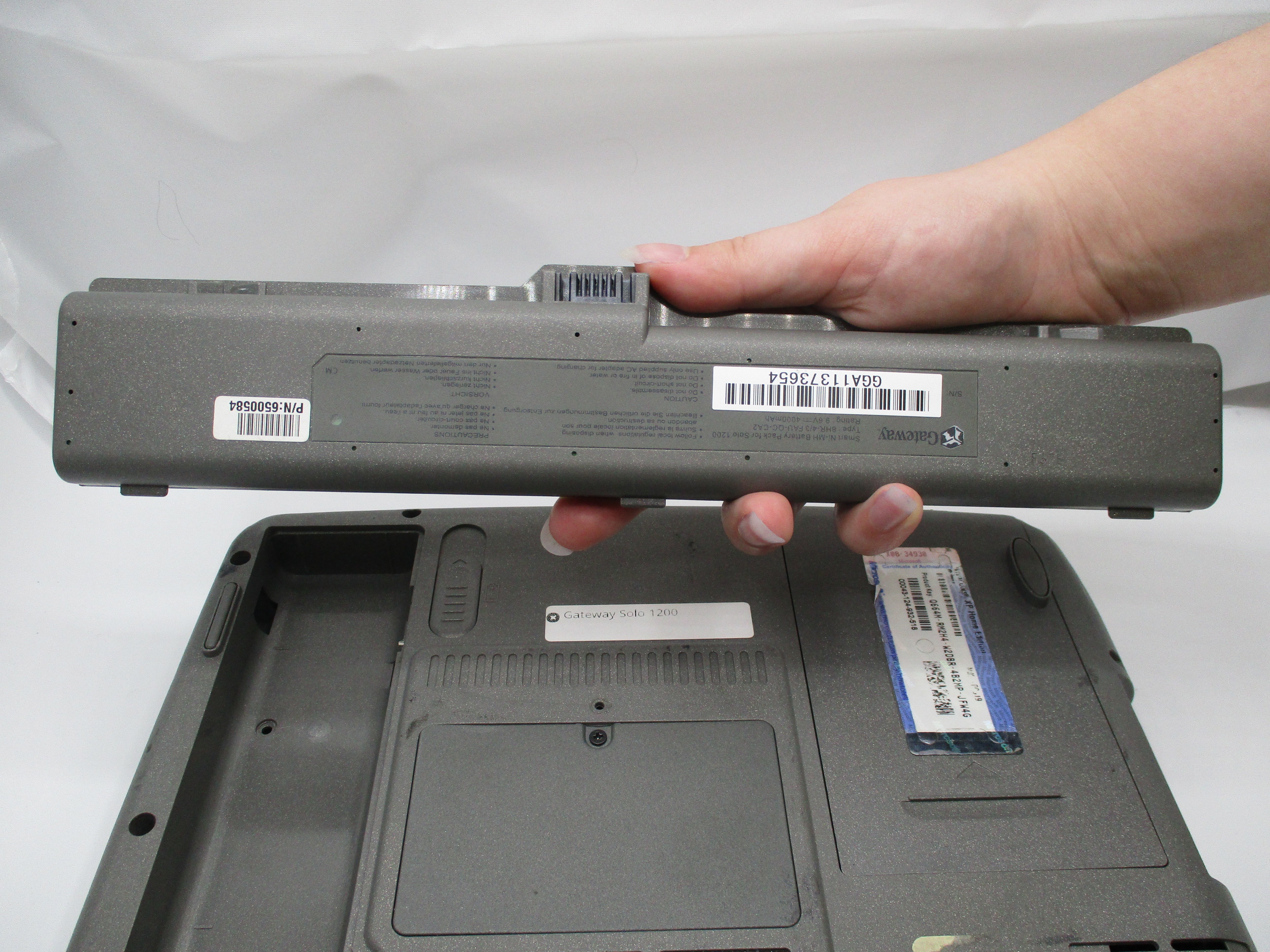 Gateway Solo 1200 Battery Replacement - iFixit Repair Guide