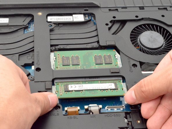 Alienware 17 R4 Battery Replacement - iFixit