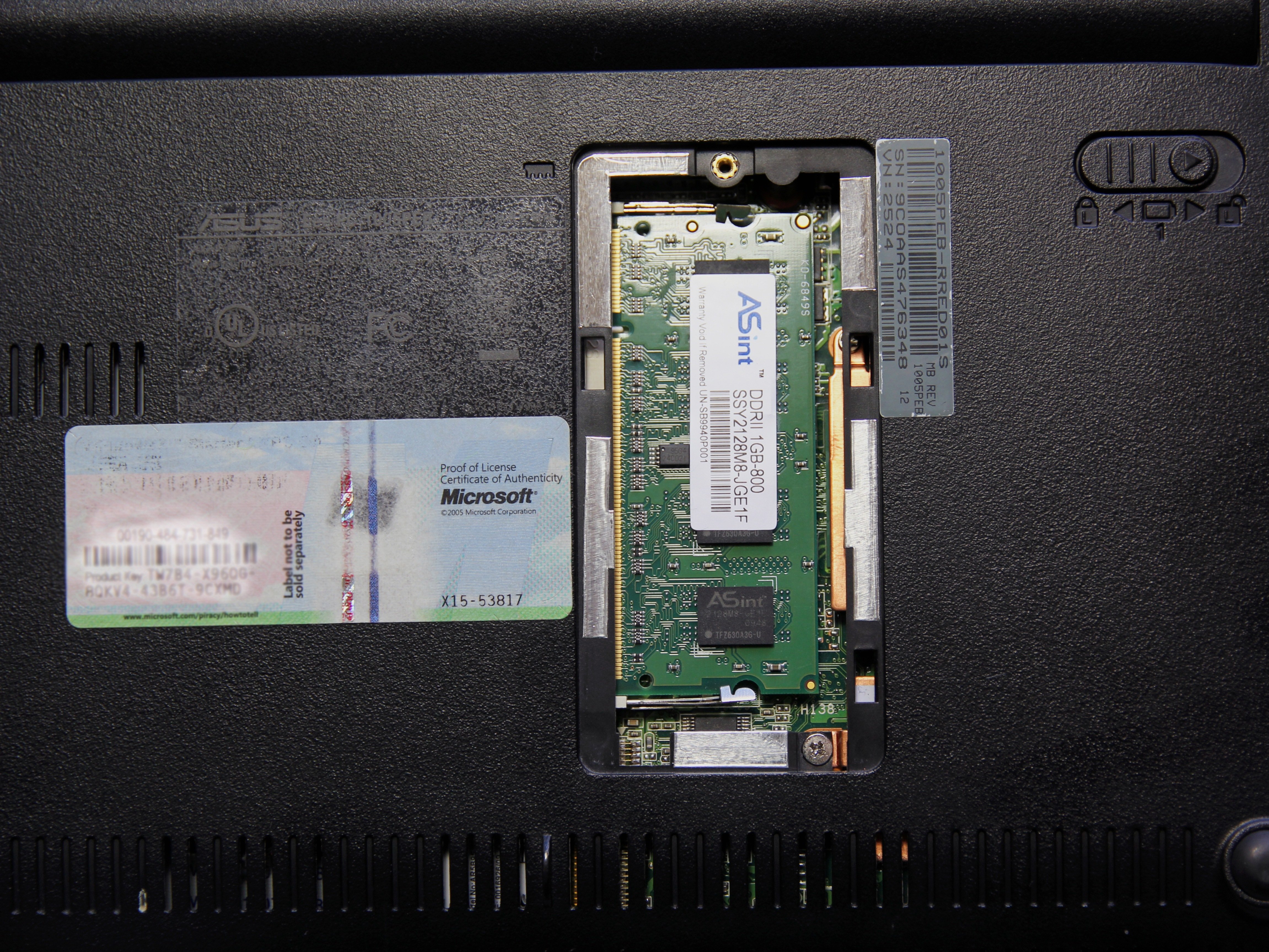 Asus Eee PC 1005PEB RAM Replacement - iFixit Repair Guide