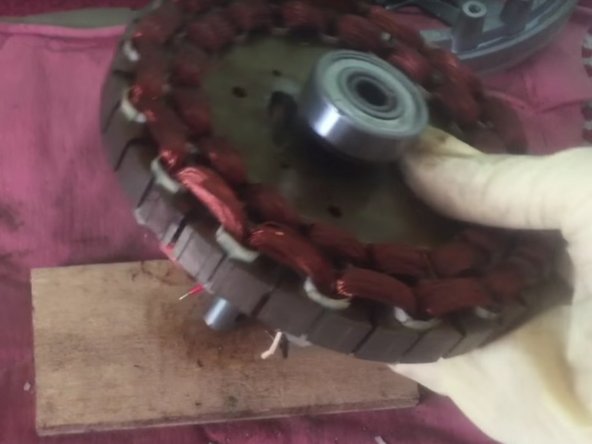 Replacing the ball bearing in Squeaky Ceiling Fan - iFixit Repair Guide