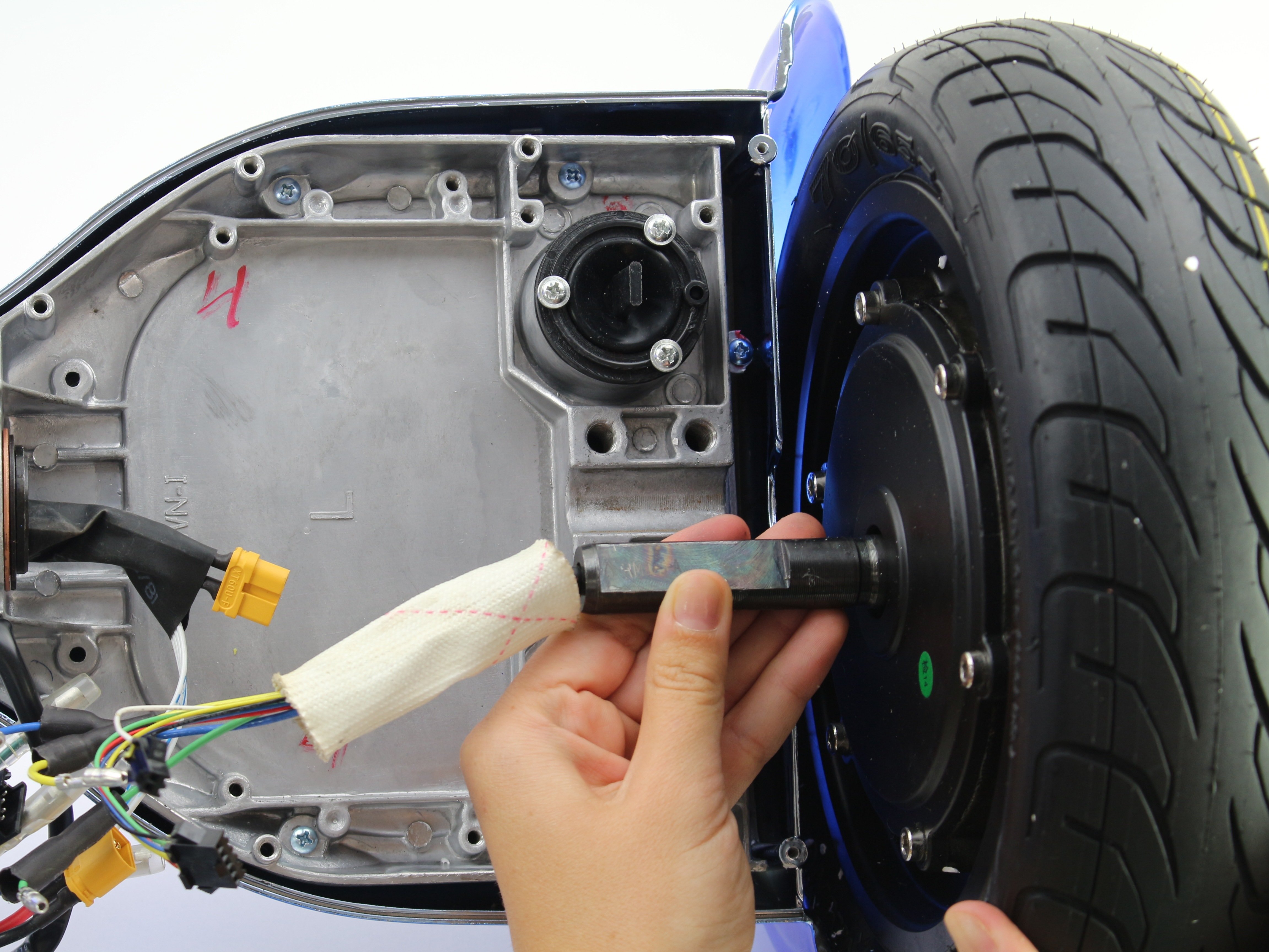 Hover-1 Titan Wheel and Motor Replacement - iFixit Repair Guide