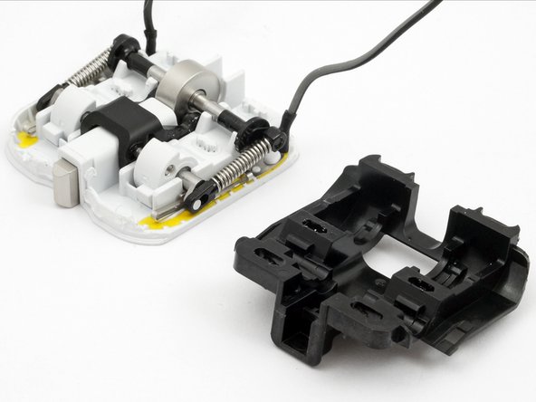 Apple 5W USB Power Adapter (Folding Pins - UK plug) Teardown - iFixit