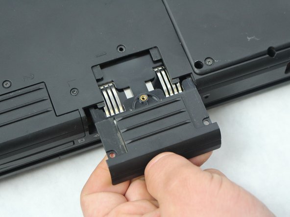 Alienware M17-R1 Hard Drive Replacement - iFixit Repair Guide