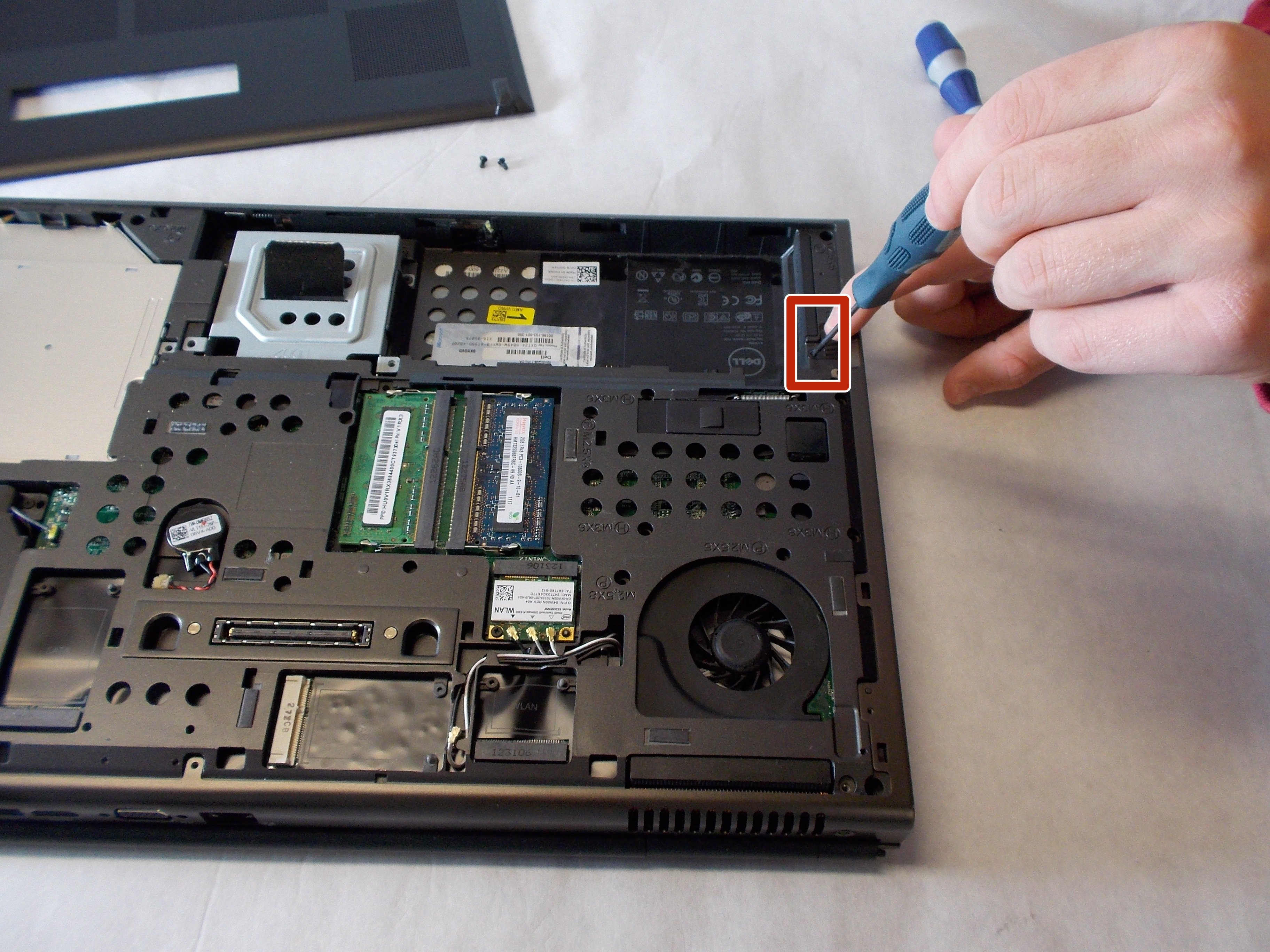 Dell Precision M6600 Hard Drive Replacement - iFixit Repair Guide