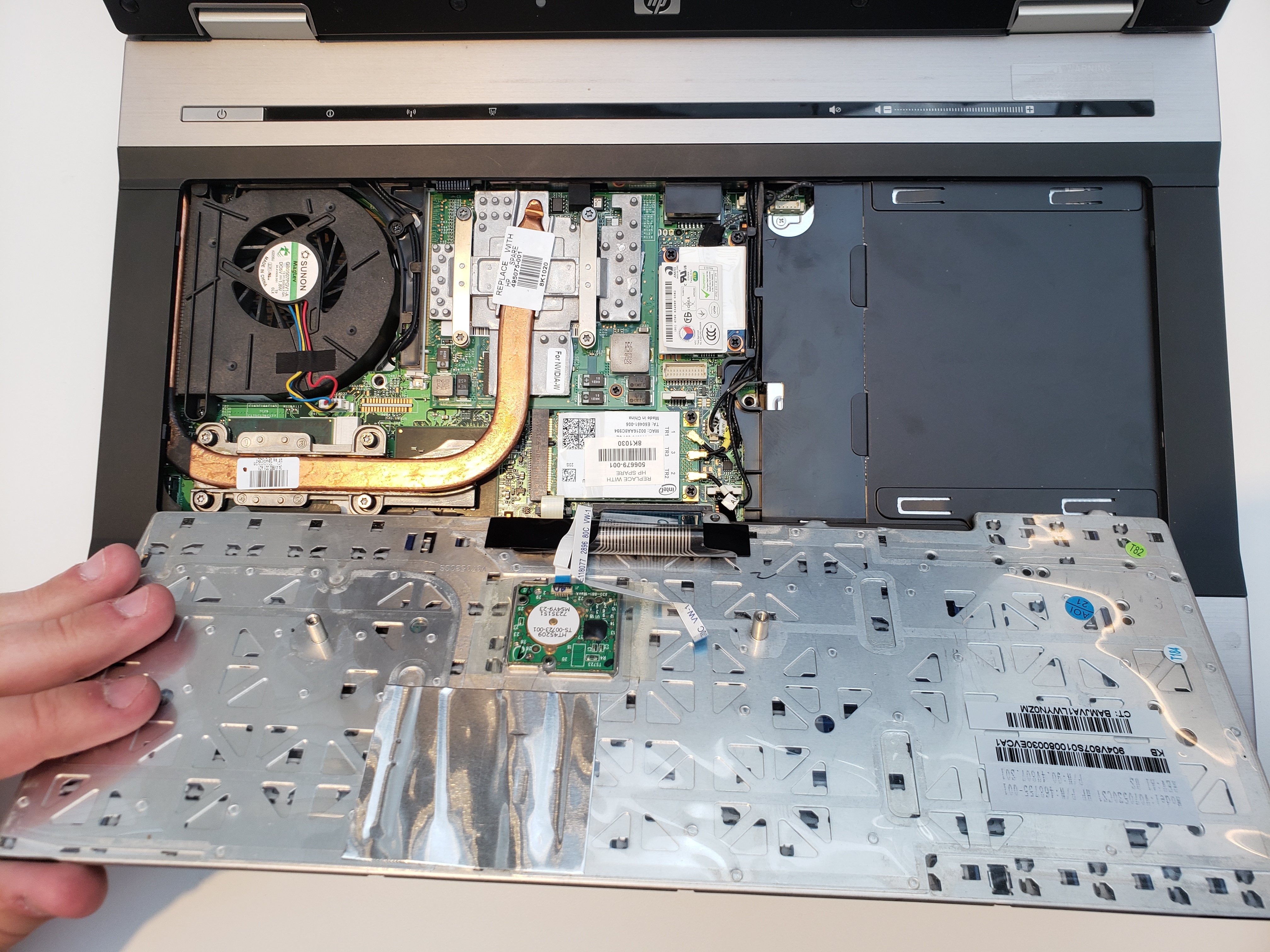 HP EliteBook 8530w Fan Replacement - iFixit Repair Guide