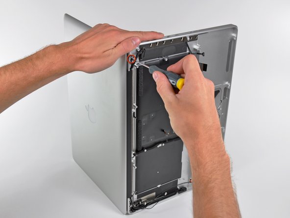 MacBook Pro 15" Unibody Early 2011 Upper Case Replacement - iFixit