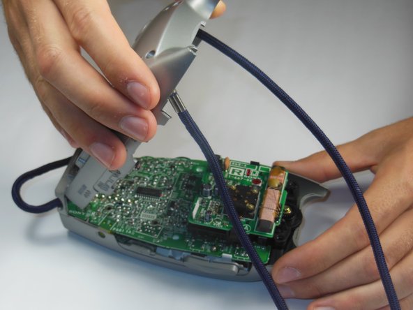 Sony FDL-220R Watchman Battery and Battery Contacts Replacement ...